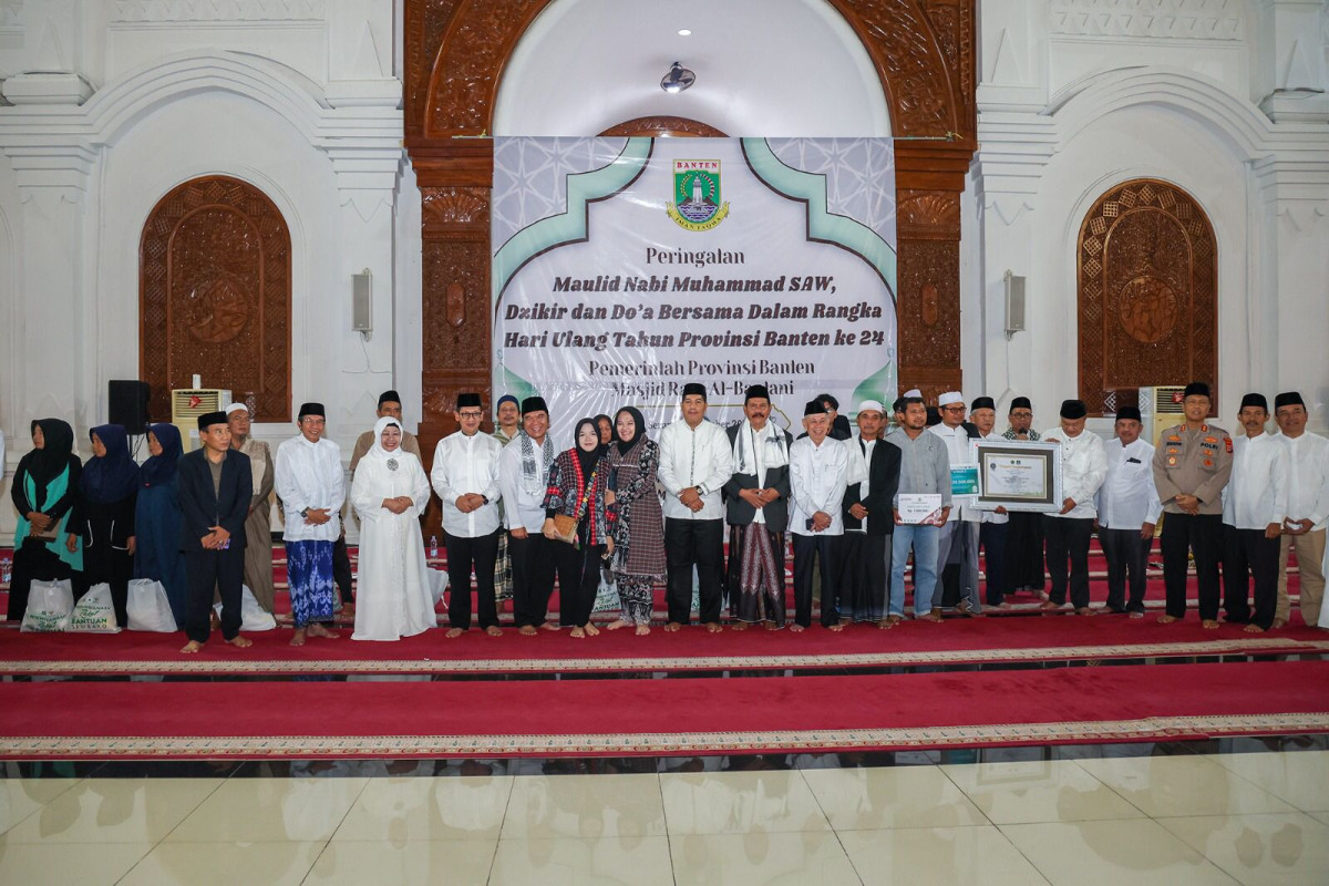 Pj Gubernur Al Muktabar Lakukan Doa Bersama Ribuan Pegawai dan ... Pj Gubernur Al Muktabar Lakukan Doa Bersama Ribuan Pegawai dan ...